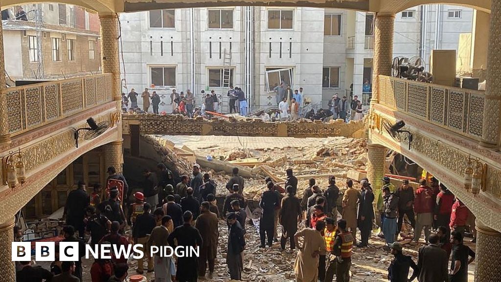 Pakistan mosque blast: At least 59 don die afta attack for Peshawar ...