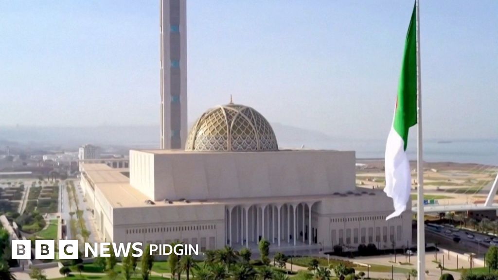 Biggest mosque in Africa: Video show one of di biggest mosques in di ...
