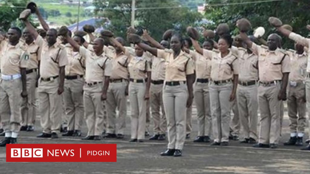 Nigeria Immigration Don Gbab Dia Officers Wey Try Smuggle Small Small