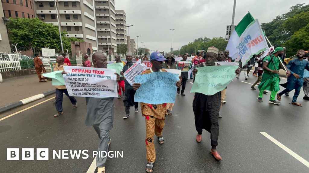 Retired police officers in Nigeria protest 'peanut' pension and ...