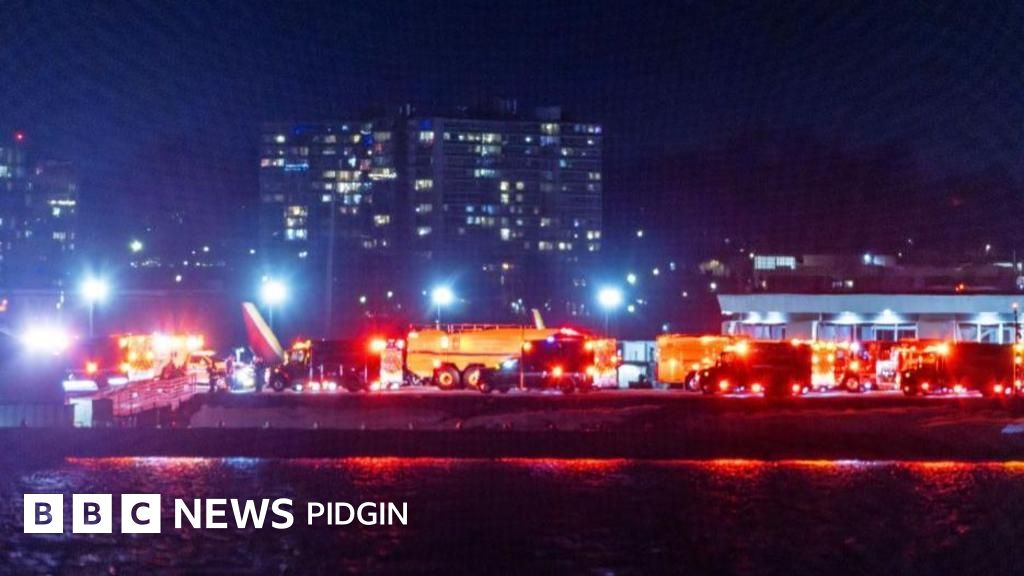 Plane crash: American Airlines flight and Army helicopter collide, crash into Potomac river for ...