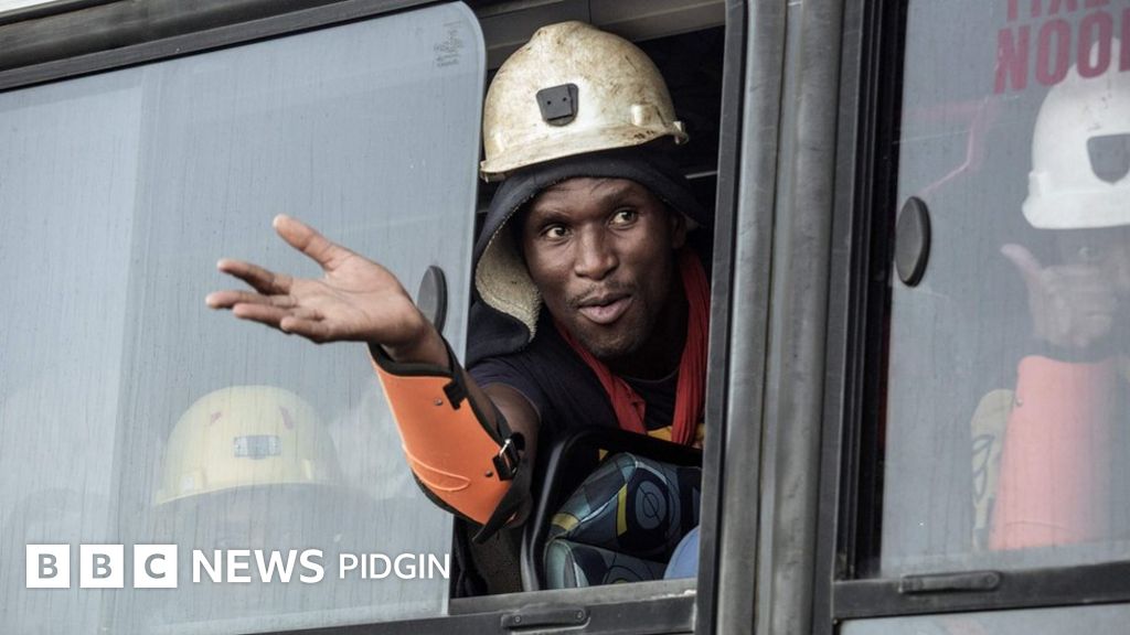 South Africa gold mine: Dem don free all di 955 trapped workers - BBC ...