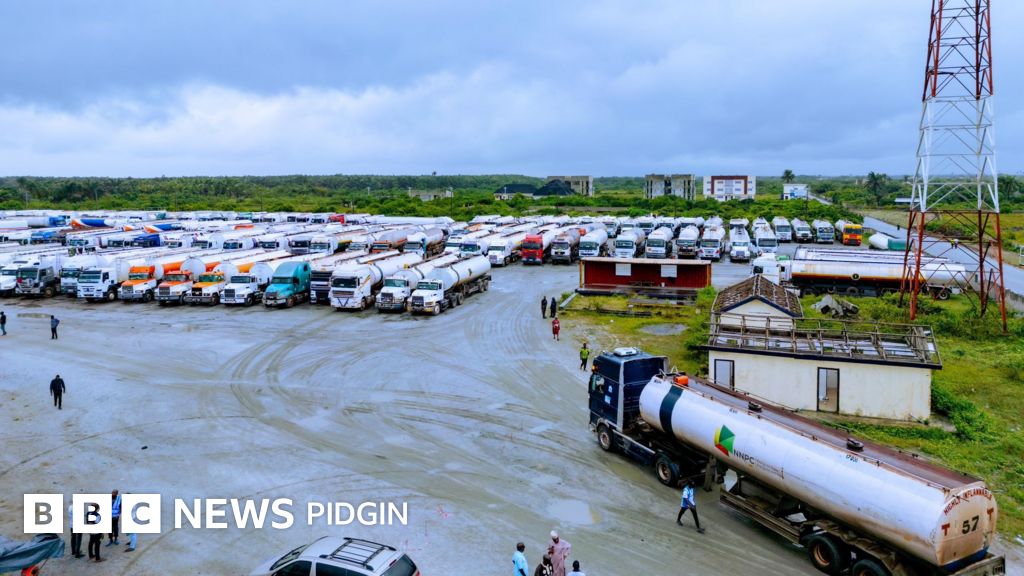 Dangote refinery: First petrol loading start for Dangote Petroleum Refinery - wetin e mean for ...