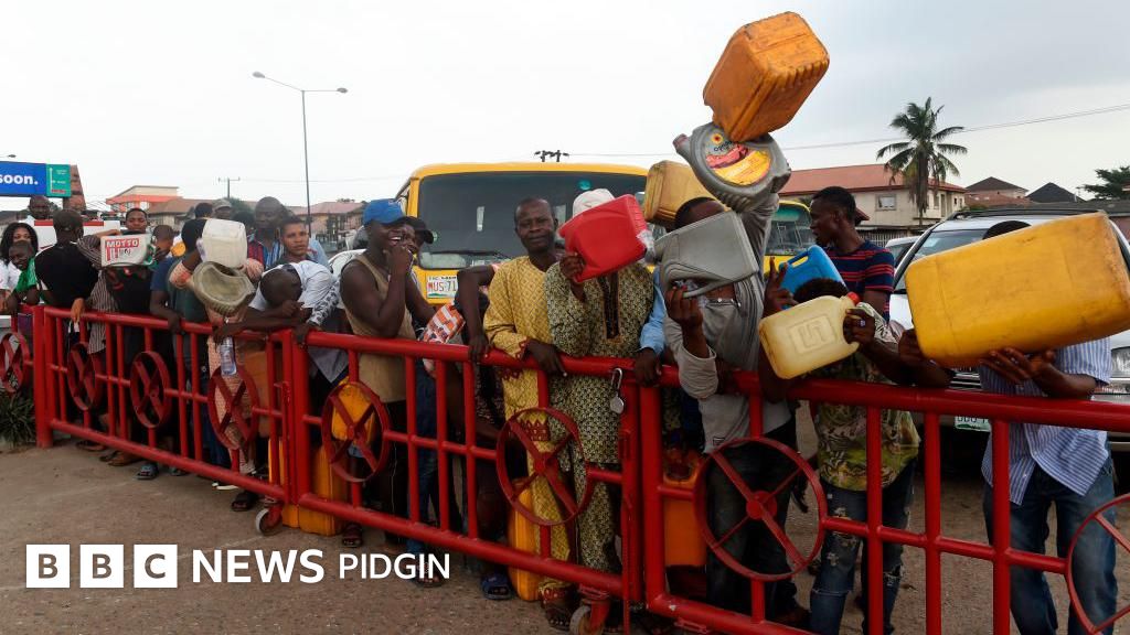 Fuel scarcity in Nigeria today: N﻿igeria goment tok why fuel scarcity return to di kontri - BBC ...