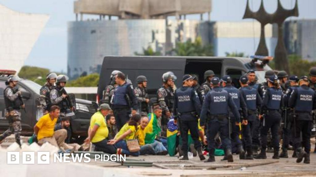 Jair Bolsonaro: Wetin dey happun for Brazil wey make protesters break ...