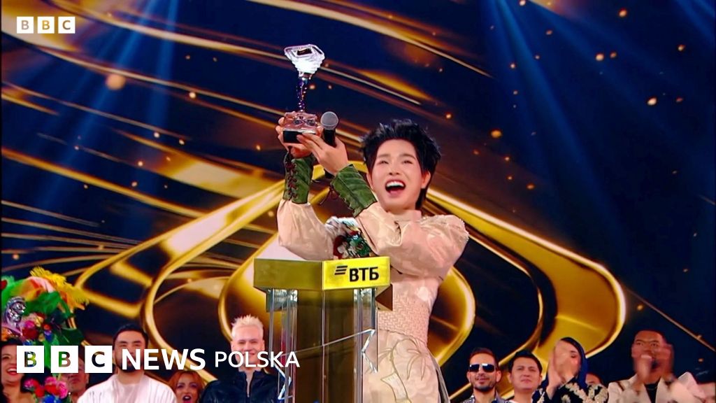 Steve Rosenberg z BBC uczestniczy w 'rosyjskiej odpowiedzi na Eurowizję - BBC News Polska