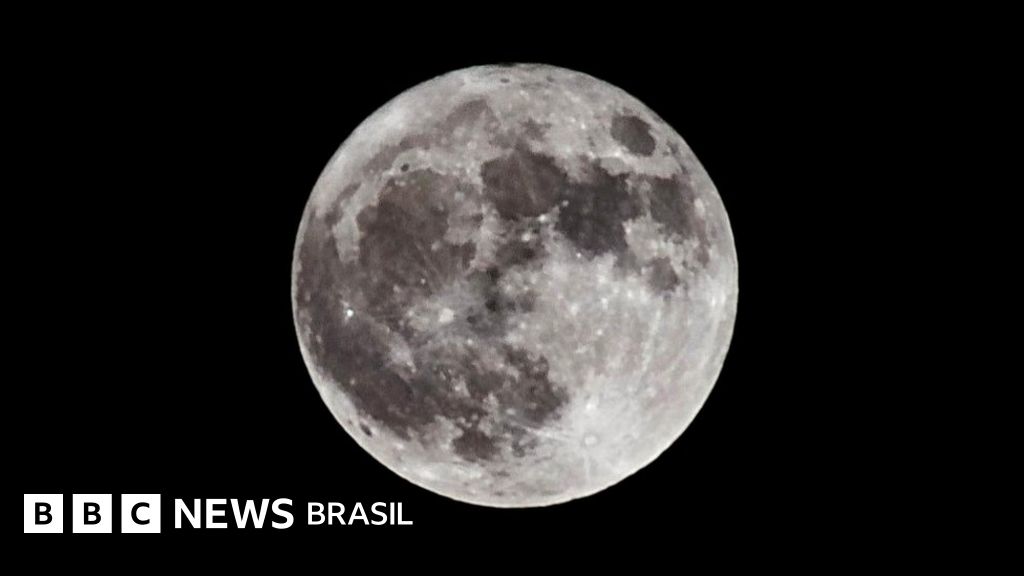 Como descoberta de água na Lua pode acelerar planos da Nasa para montar ...