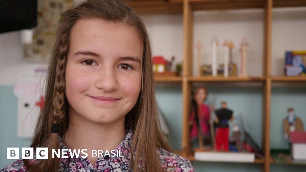As Crianças Que Desafiam A Segregação étnica No Prédio Dividido Em Duas