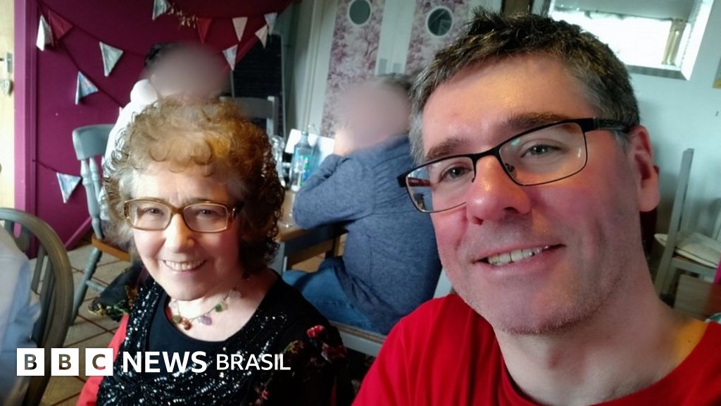 Coronavírus: 'Tive que reconfortar minha mãe enquanto ela morria – por chamada de vídeo' - BBC ...