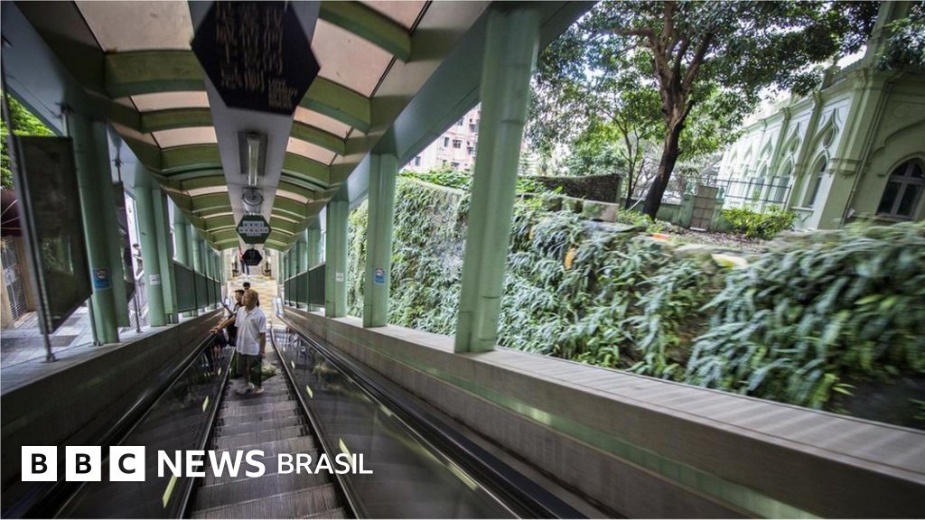 A cidade que transformou escadas rolantes em meio de transporte público ...