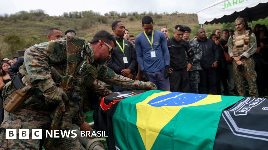 Rio de Janeiro: policial do Bope morto em operação é enterrado - BBC ...
