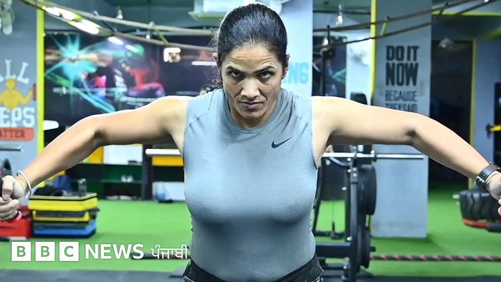 ਘੁੰਡ 'ਚੋਂ ਨਿਕਲ ਕੇ ਬੌਡੀਬਿਲਡਰ ਬਣਨ ਵਾਲੀ ਪ੍ਰਿਆ ਸਿੰਘ ਨੂੰ ਮਿਲੋ - BBC News ਪੰਜਾਬੀ