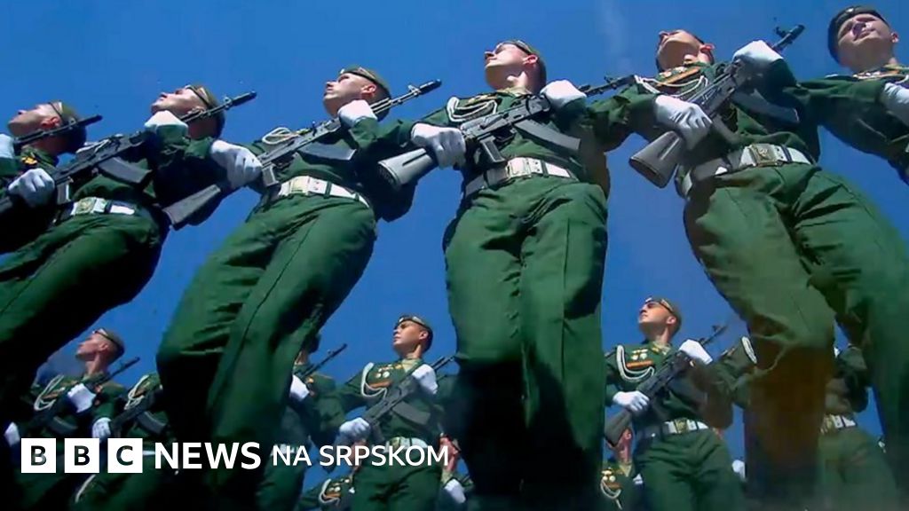 Vojna parada tokom pandemije: Parada pobede u Moskvi bez maski - BBC ...