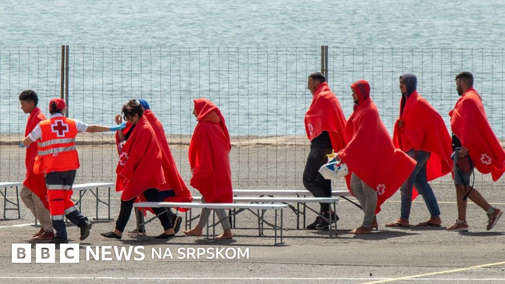 Italija Nova Tragedija Na Moru Stradao 41 Migrant Meﾄ爽 Njima I Troje