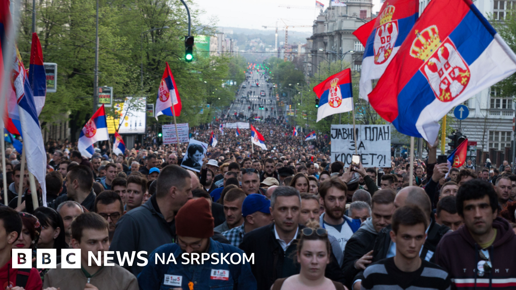 Protest 13. aprila: Dan za odmeravanje snaga vlasti i opozicije - BBC ...