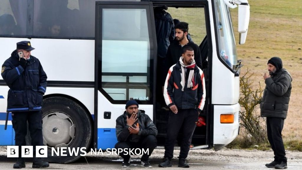 Bosna I Hercegovina I Migranti Oko 900 Migranata Na Hladnoći Nemaju