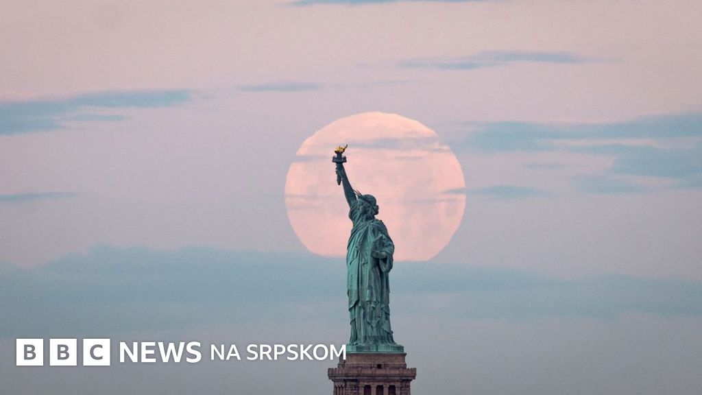 Super Mesec obasjao nebo nad gradovima širom sveta - BBC News na srpskom