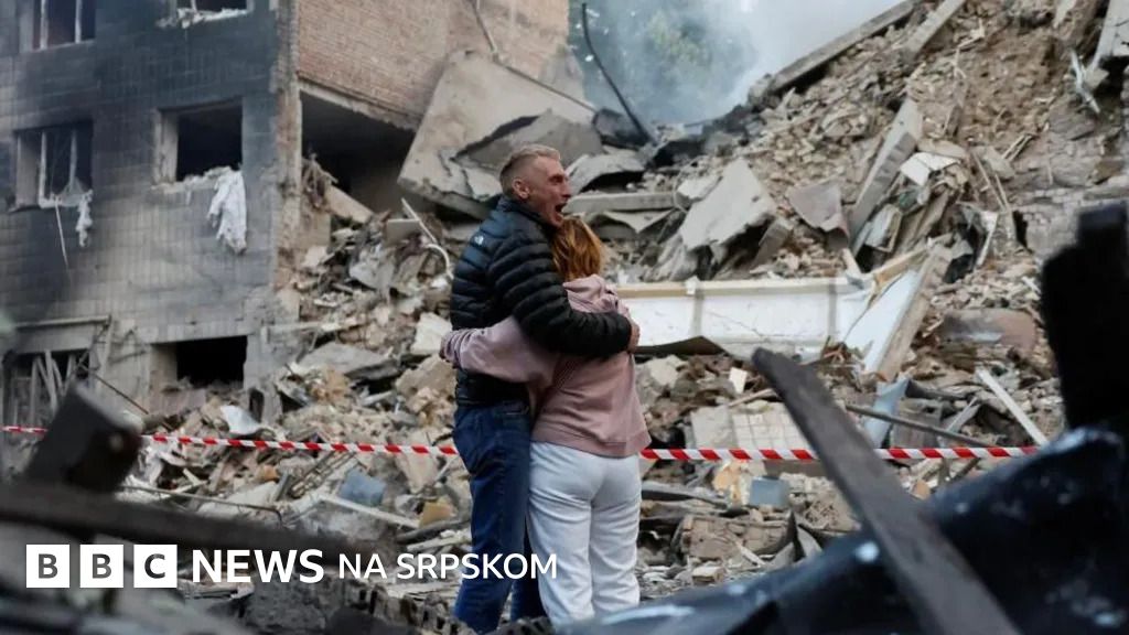 Najmanje 15 mrtvih u velikom ruskom napadu na Kijev - BBC News na srpskom