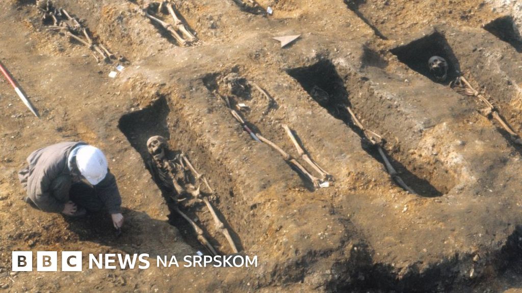 Kuga: Crna smrt od pre 700 godina utiče na ljude i danas - BBC News na ...