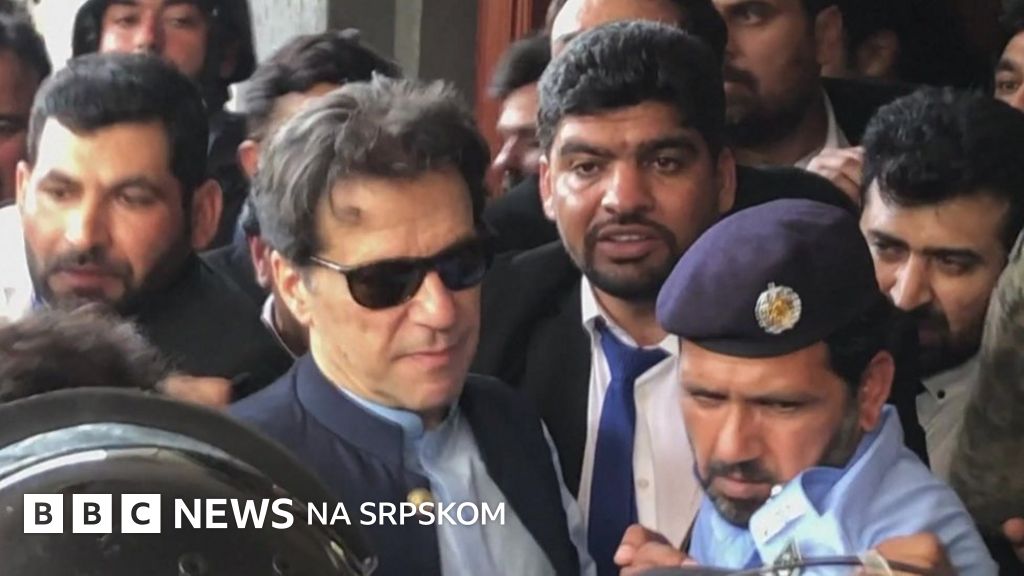 Pakistan: Bivši premijer Imran Kan pušten iz zatvora, ali optužbe za korupciju ostaju - BBC News ...