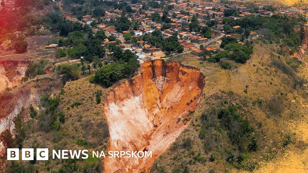Erozija: Ogromne jaruge gutaju čitava naselja širom sveta - BBC News na ...