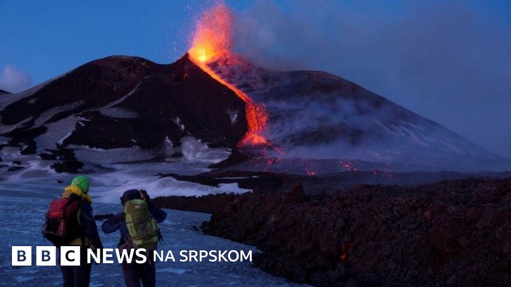 Erupcija vulkana Etna na Siciliji usled desetina podrhtavanja tla - BBC ...