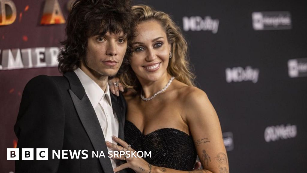 Majli Sajrus se verila sa muzičarem Maksom Morandom - BBC News na srpskom