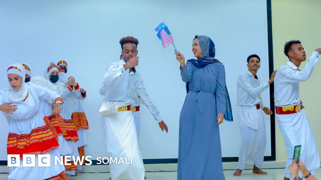 Maxaa ka jira in Ilhaan Cumar loo diiday in ay Boosaaso tagto? - BBC ...