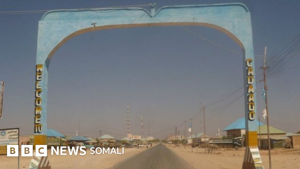 Ciidamo ka socda AMISOM oo la geeyay magaalada Cadaado - BBC News Somali