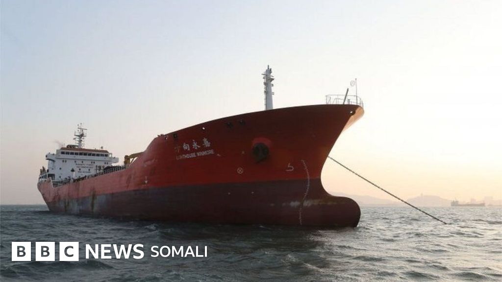 Markab labaad oo shidaal geynayay Kuuriyada Waqooyi oo la qabtay - BBC ...