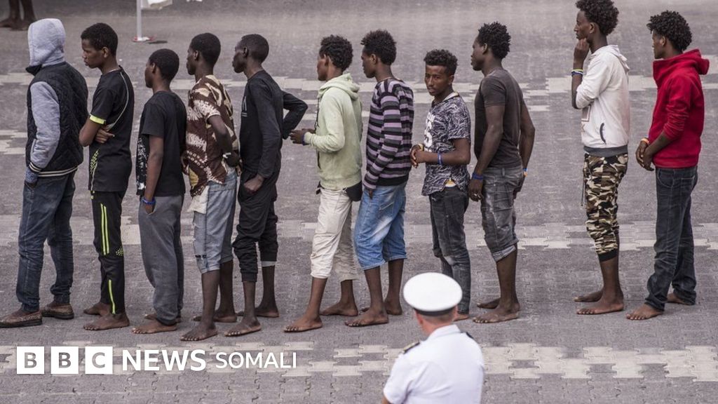 Midowga Yurub oo ku kala qaybsan arrinta muhaajiriinta - BBC News Somali