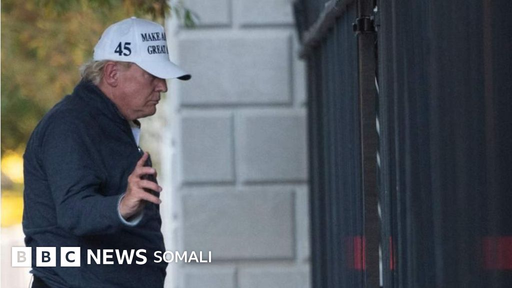 Trump oo Aqalka Cad ku soo laabtay isaga oo madaxa laalaadinaya - BBC ...