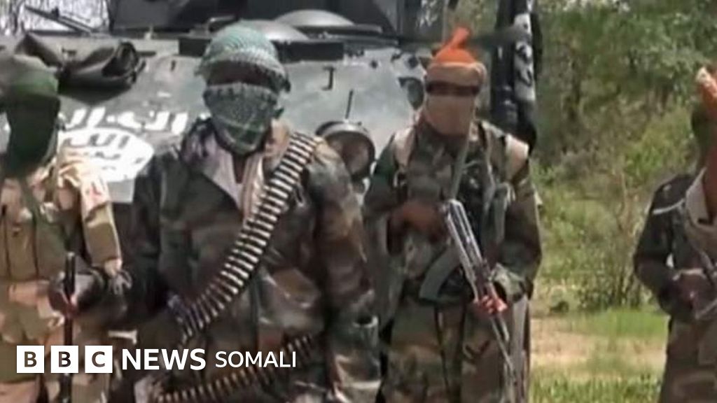 Kumannaan "Boko Haram ah" oo maxkamad la hor geeyay - BBC News Somali