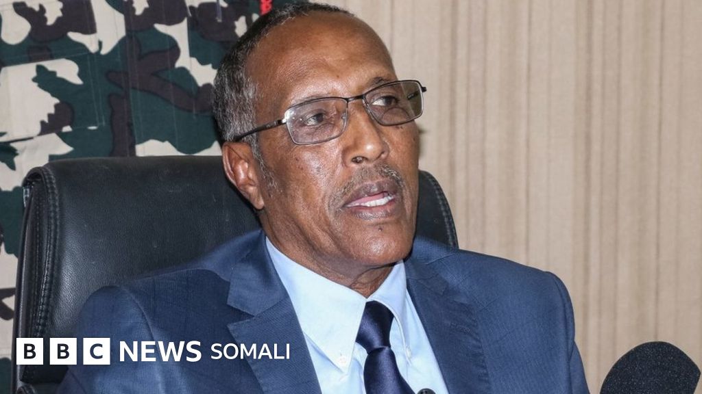 Muuse Biixi: Sida uu uga badbaaday xabsiga - BBC News Somali