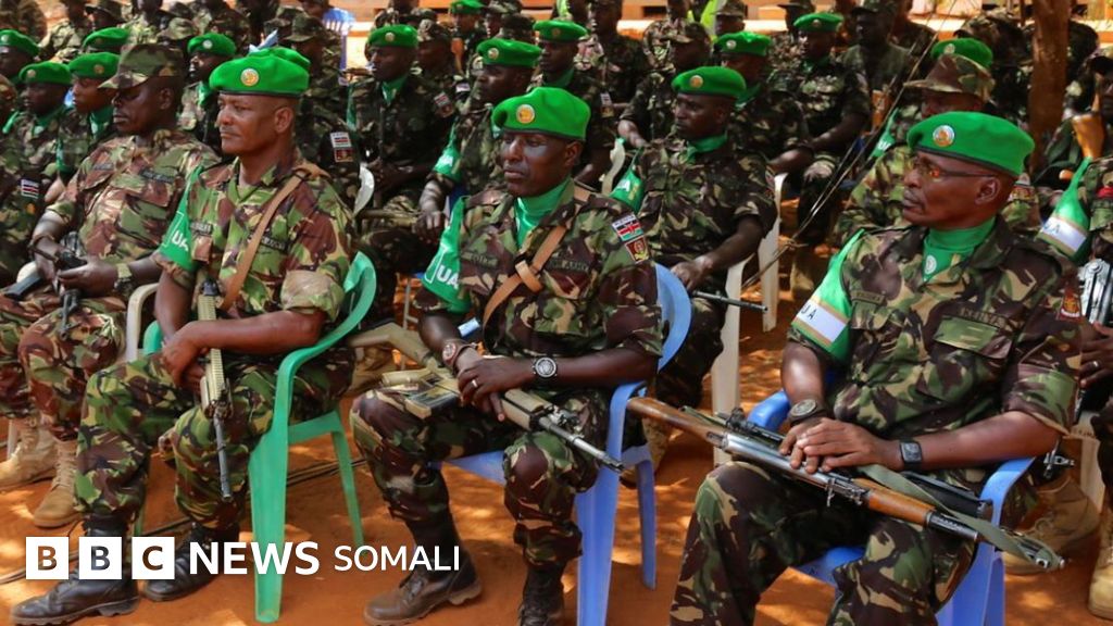 Midowga Afrika oo lacag u baryaya ciidankooda Soomaaliya - BBC News Somali