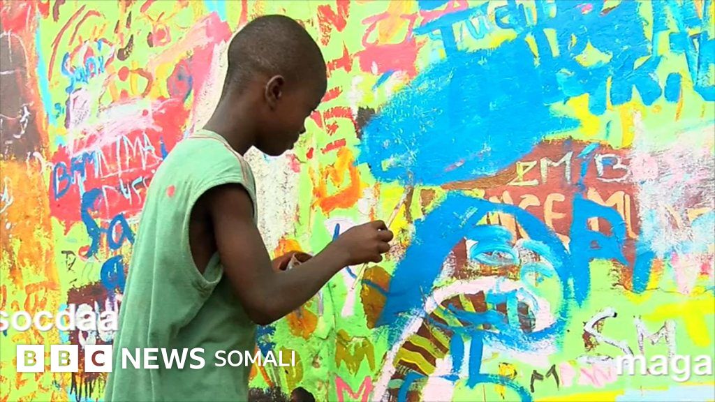 Mohammed Awudu oo ka mid ah farshaxan yaqaanada reer Ghana ugu wayn oo ...