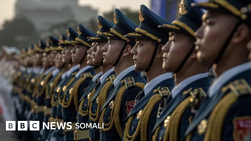 Maxaa ku dhacay majaajileeye eygiisa barbardhigay askarta shiinaha ...