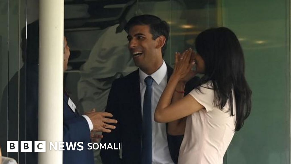 Saddex arrin oo layaab leh oo ku saabsan xaaska Raysul Wasaaraha cusub ee UK - BBC News Somali