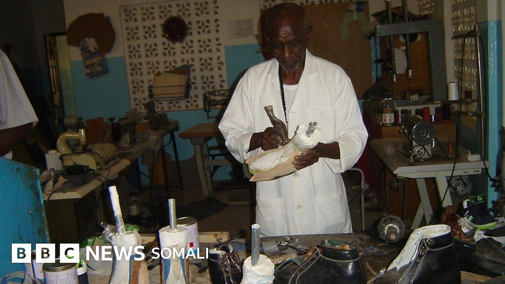 Warbixin: Warshadda qalabka dadka naafada ah ee Hargeysa - BBC News Somali