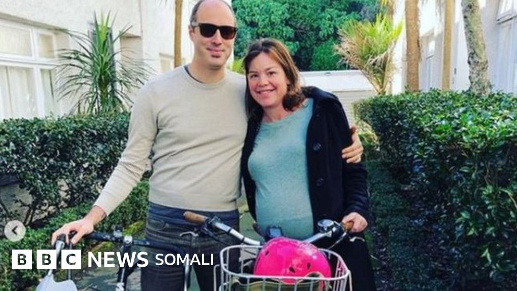 Wasiirad baaskiil ku tagtay isbitaal si ay u foolato - BBC News Somali