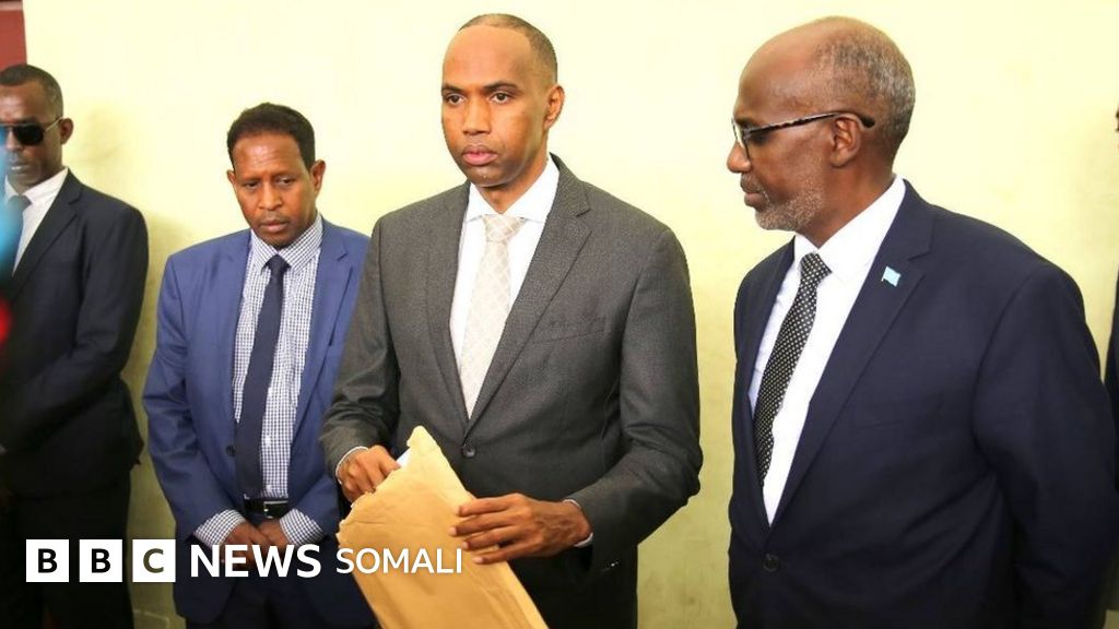 Maxaa diiday in xukuumadda Soomaaliya ay sharaxaad ka bixiso wasiirrada ...