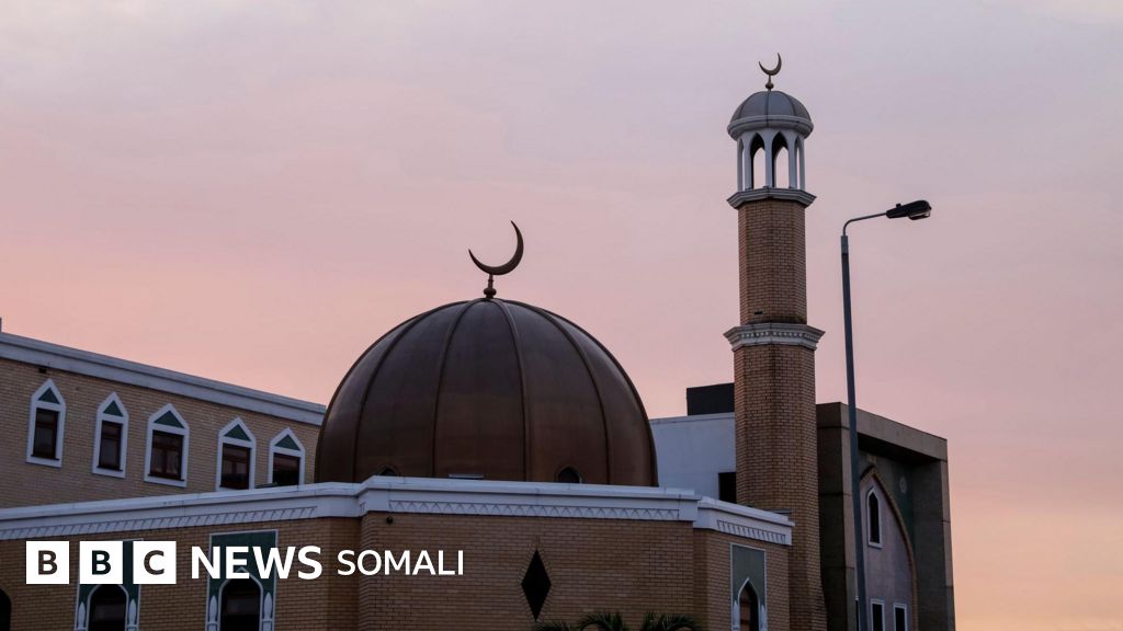 Muxuu ku salaysan yahay dagaalka cusub ee Shiinuhu ku qaaday masaajidda? - BBC News Somali
