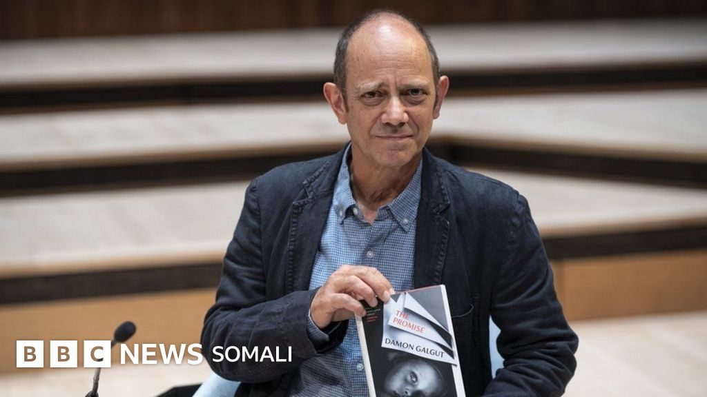 Qoraa abaal-marin qaali ah kaga guuleystay gabar Soomaaliyeed oo la ...