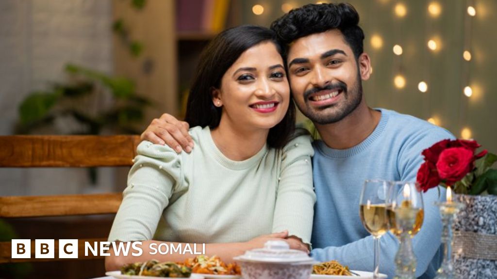 Hindiya: Ma Khasab baa in la helo ogolaanshaha waalidka guurka ka hor ...