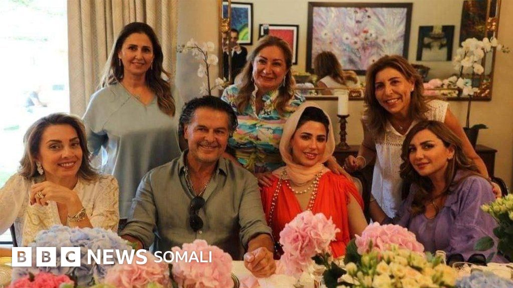 Safiir dalkiisa looga yeeray sawir ay xaaskiisa gashay dartiis - BBC ...