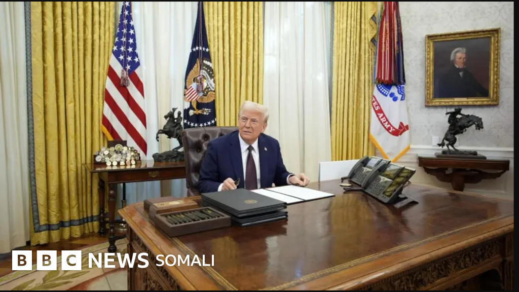 Maxkamad hakisay fulinta mid ka mid ah amaradii Trump ee ku aadana soo ...