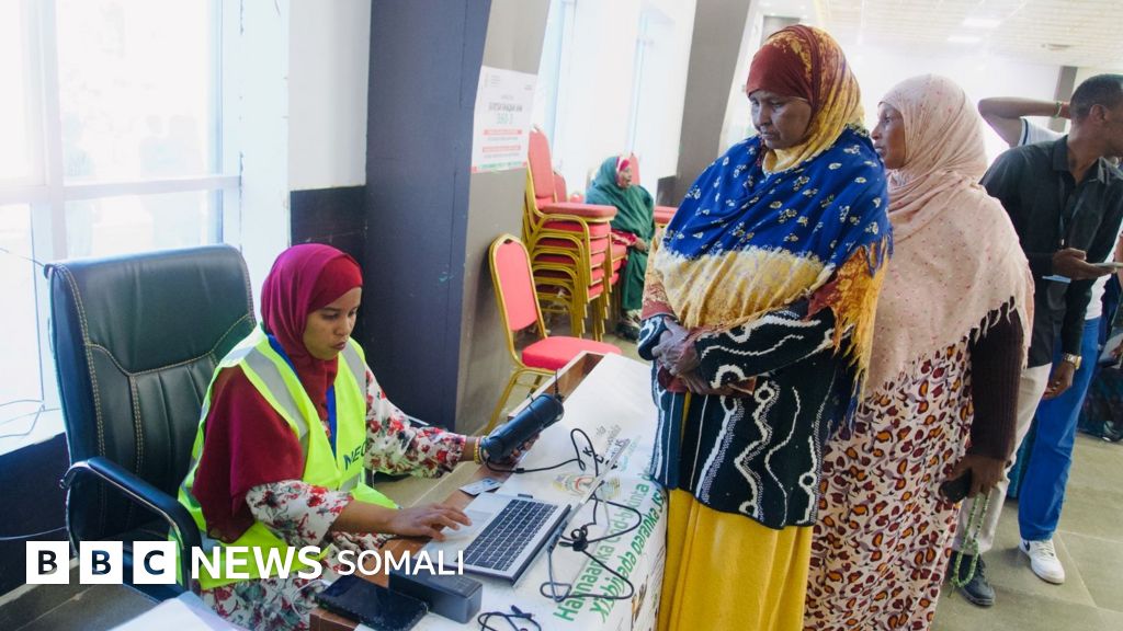 Sawirro: Dadweynaha Somaliland oo codkooda ka dhiibanaya doorashada ...
