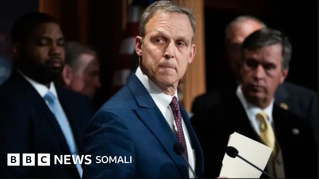 Maxaan ka naqaanaa xildhibaanka Mareykanka ah ee u ololeynaya in ...