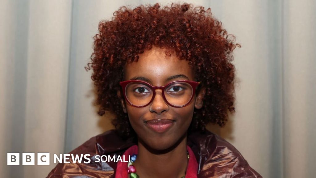 Maxaa lagu heystaa gabadha Ilhaan Cumar oo laga joojiyay jaamacaddii ay ...