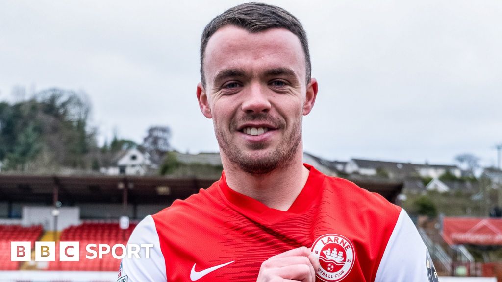 Chris Gallagher: Cliftonville midfielder signs for Larne - BBC Sport
